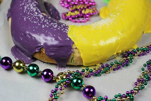 Homemade Mardi Gras King Cake | Tasty way to celebrate Fat Tuesday!