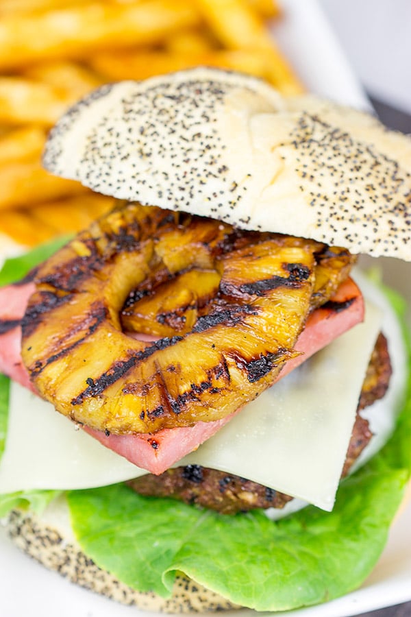 Grilled Aloha Burger | This grilled pineapple is amazing!!