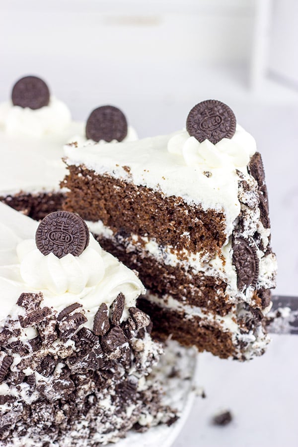 Oreo Cake | Chocolate layer cake with white chocolate frosting