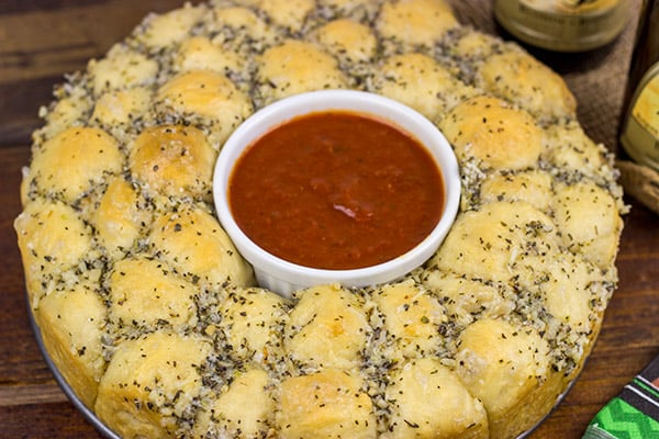 Parmesan Garlic Monkey Bread | Great for sharing with friends!