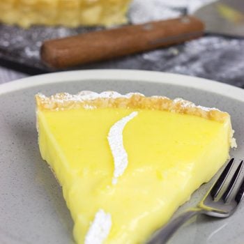 Lemon Cream Tart | Perfect dessert for warm spring days!