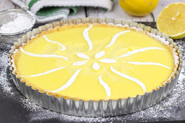 Lemon Cream Tart | Perfect dessert for warm spring days!