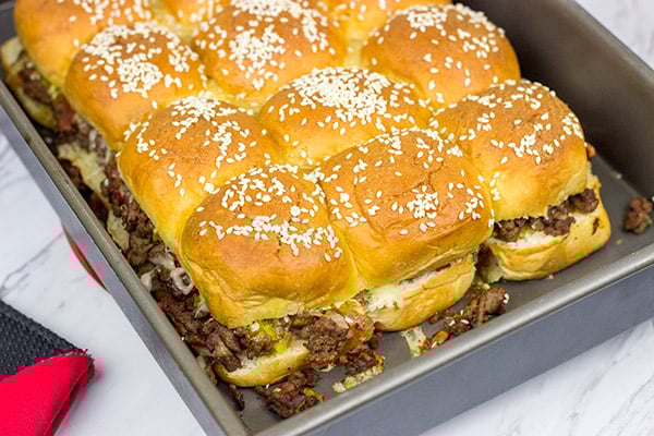 Pull Apart Cheeseburger Sliders | Bring the summer party indoors!