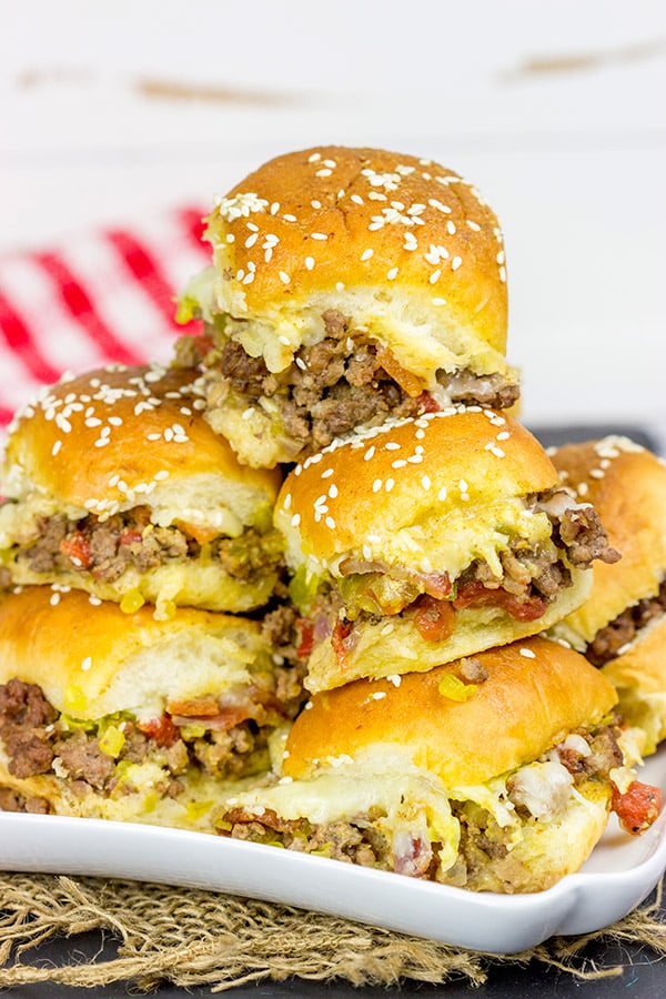 Pull Apart Cheeseburger Sliders | Bring the summer party indoors!
