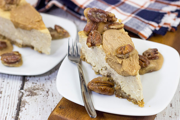 Maple Cheesecake with Pecan Pralines | Perfect for an Autumn evening!
