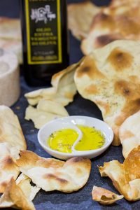 Carta di Musica | Crispy homemade crackers | Fun appetizer idea!